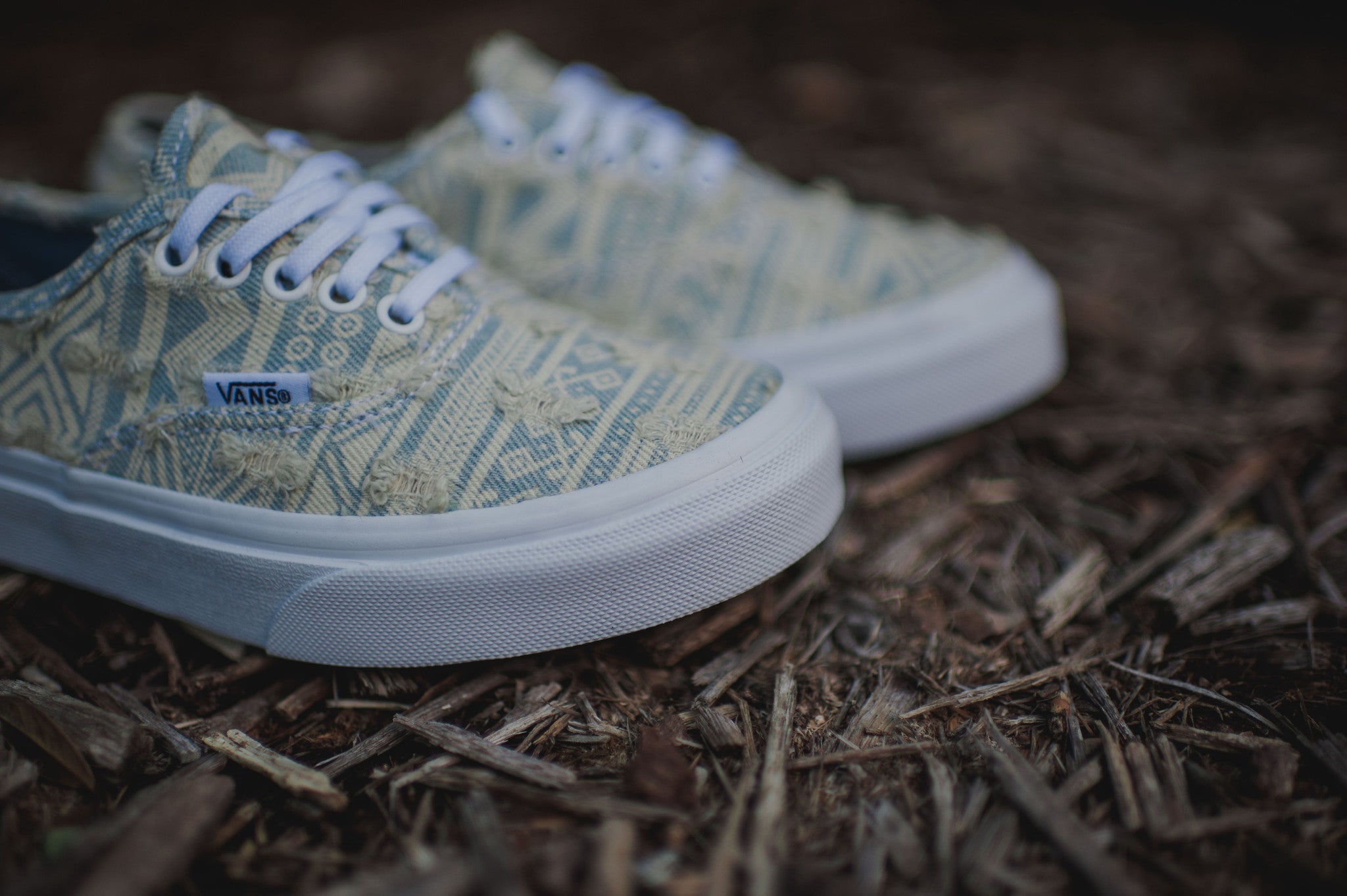 WMNS Vans Authentic Slim Frayed Native (True White) – Rock City Kicks